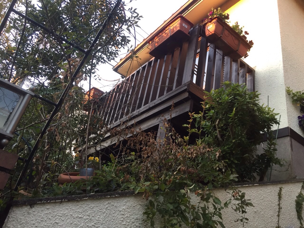 木製バルコニー 完成しました！: リボーンの外壁塗装・リフォーム事業部 オフィシャル ブログ